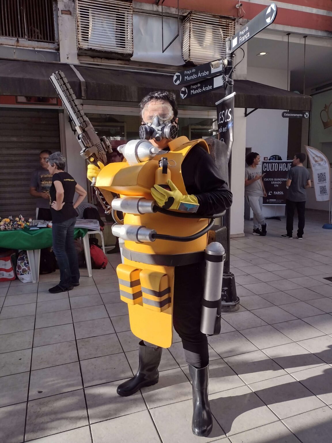 【APEX小ネタ】「Bluetoothスピーカー搭載シールドセルを作ってみた」「クオリティが高すぎるミラージュのコスプレ」・他 | エーペックスレジェンズ - APEX攻略速報まとめ＠エペ速